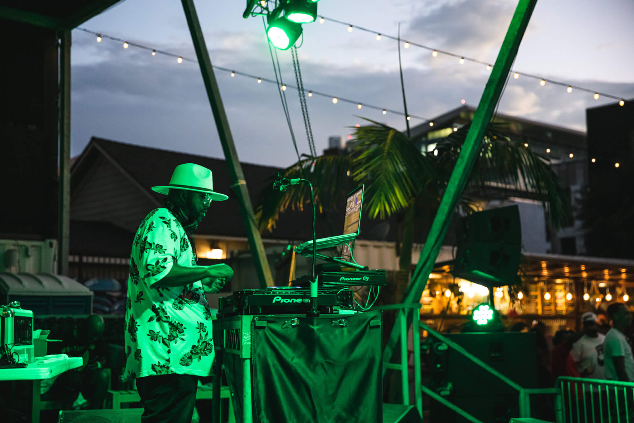 R&B Block Party| Labor Day Weekend – Quartyard